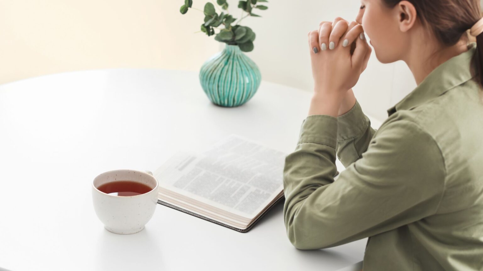 20 Powerful Bible Verses About God Answering Prayers